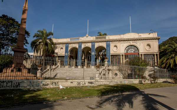 Convocatoria a Asamblea de médicos de Sociedad Médica Universal